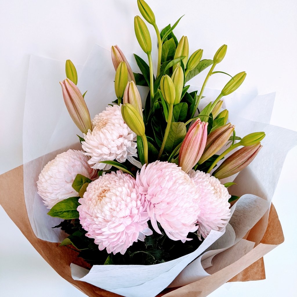 Audrey - Mum Disbud and Lily Bouquet – Ollie's Blooms & Plants